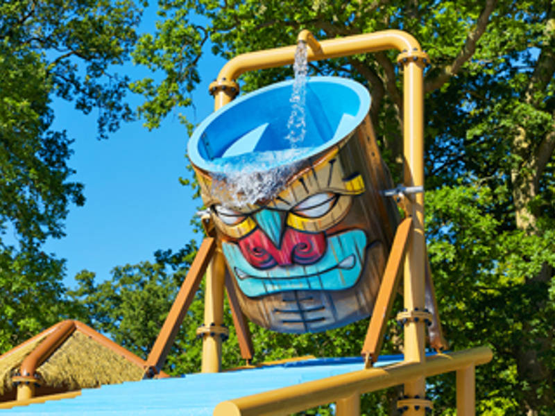 Outdoor pool and family slides - Outdoor Water Park Tiki Pool at Duinrell