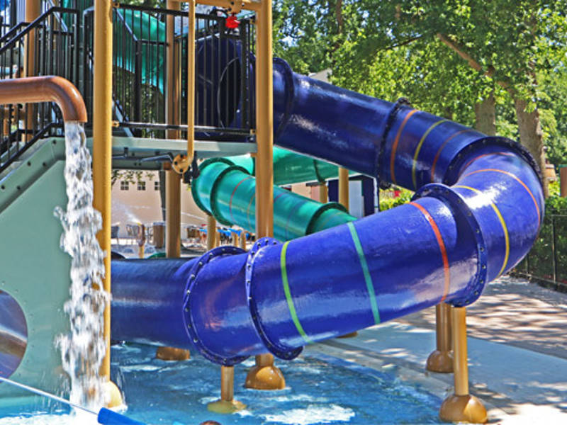 Outdoor pool and family slides - Outdoor Water Park Tiki Pool at Duinrell