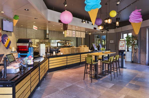 Take Away Duinrell Plaza - Tasty snacks! - Holiday Park Duinrell