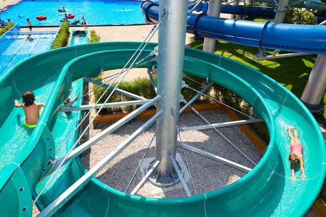 All slides - Water Park Tiki Pool - Duinrell