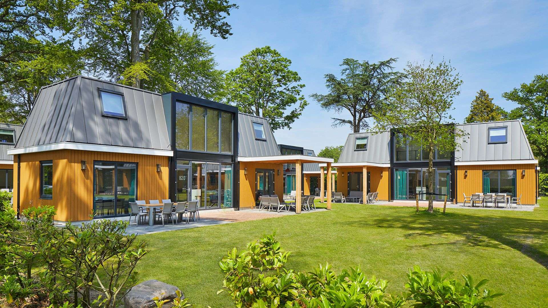 Official Duinrell website or Eurocamp | What’s the difference?